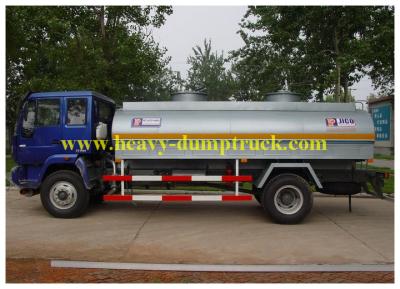 Cina Autocisterna del petrolio greggio di SINOTRUK HOWO/CAMION CISTERNA 8,5 CBM del COMBUSTIBILE nella vendita calda per l'Algeria in vendita
