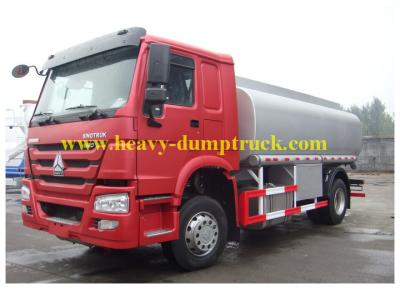 Cina Autocisterna 10m3 dell'olio di SINOTRUK HOWO con HOWO70 la carrozza 226HP con la garanzia in vendita