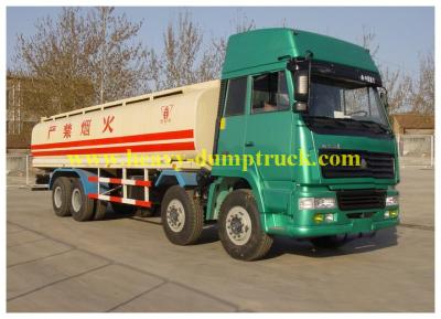Cina 8x4 camion cisterna SINOTRUK HOWO, rimorchio dell'olio di CBM dell'azionamento 35 della petroliera in vendita