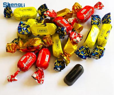 China Elektrisch aangedreven dubbel draaiende snoep-chocolademachine voor snoepverpakkingslijn Te koop
