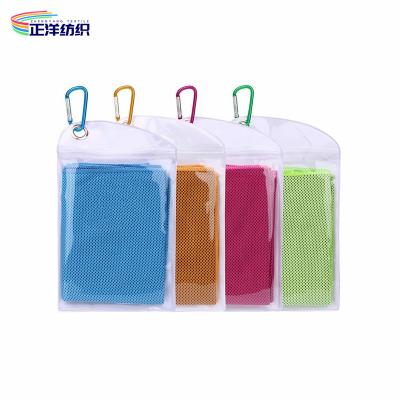 Chine Serviette de refroidissement de refroidissement réutilisable de sport en plein air de serviette de 30X100CM Microfiber de glace froide instantanée adulte de serviette à vendre
