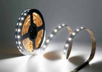 中国 ULは運転者が付いている防水IP65 7.2W SMD 2216 88Lm/W 90CRI LEDの適用範囲が広いストリップ ロープ ライトをリストしました 販売のため