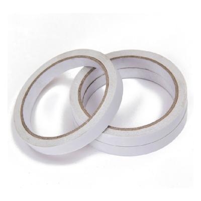 Cina Nastro adesivo acrilico a base d'acqua, nastro di tessuto biadesivo con liner di rilascio in carta bianca rivestita in PE in vendita