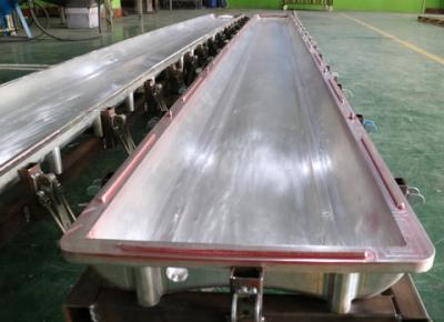 중국 ODM 로토 곰팡이 다이 선상저밀도폴리에틸렌 HDPE 플라스틱 거리 격벽 몰드 판매용