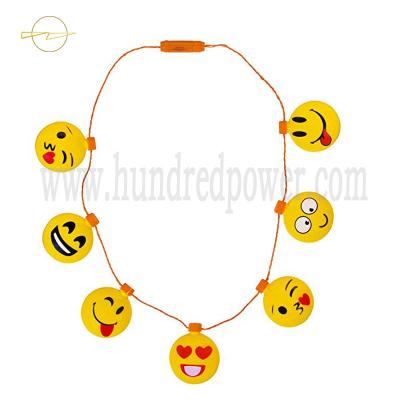 Cina Decorazione bianca infiammante di festival delle luci della collana principale icona 7 LED di Emoji in vendita