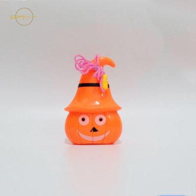 China El regalo llevado día de fiesta del collar de las novedades que destella enciende para arriba el collar de la calabaza en venta