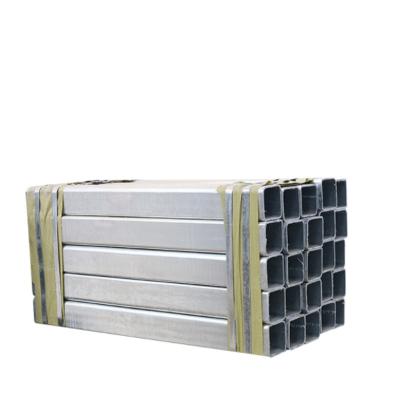 China Gepersonaliseerde American Standard Hot Galvanized Highway Guardrail Plate Square Pipe Post Te koop