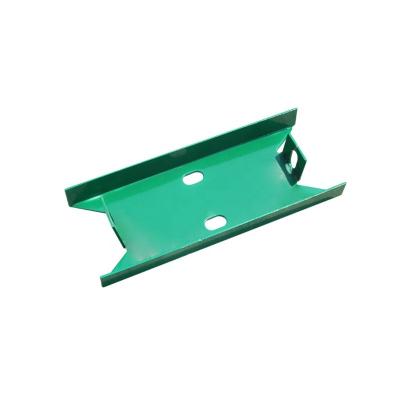 China Q235 Q345 gegalvaniseerd stalen wegbeveiligingsrail met aangepaste specificaties Te koop