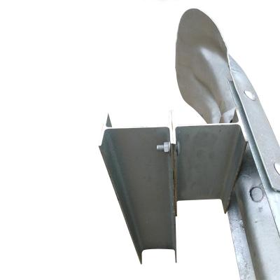 China Q235 Q345 Aço galvanizado W-Beam Corrugated Guardrail H Post para a segurança do tráfego rodoviário à venda