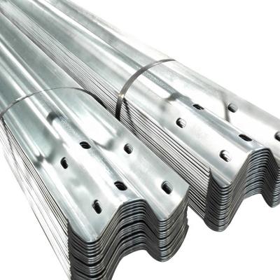 China AASHTO M180 Ferro galvanizado a quente Barreira de segurança rodoviária à venda