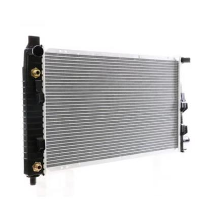 Cina 1685001102 1685001202 1685001302 1685001502 1685001602 Radiatori per auto per raffreddamento superiore del motore per Mercedes-Benz in vendita