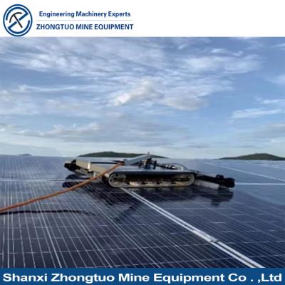 Cina Equipaggiamento di pulizia solare fotovoltaica a controllo remoto Robot di pulizia automatica dei pannelli solari in vendita