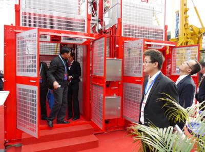 China Passenger Hoist Lift Double Cage for passenger and Building Material , Construction hoist for sale
