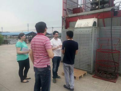 China Passenger Hoist Lift Double Cage for passenger and Building Material , Construction hoist for sale