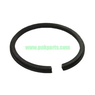 Cina L112530 Snap Ring Final Drive per i trattori JD Modello 804,904,5045E,5050E,5055E,5075E,5090E,5615,5715 in vendita