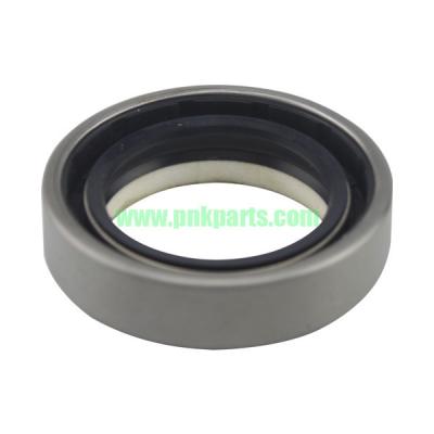 Cina RE45936 SEAL Parti di trattori JD per modelli di trattori JD 5205,5105,5500,5300,5200,4039T,3029T MOTORE in vendita