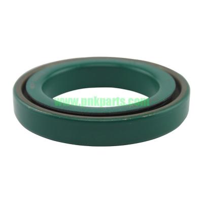 Cina RE505515/RE516340 SEAL,CRANKSHALF Fits per i modelli di trattori JD:4045,6068 motore in vendita
