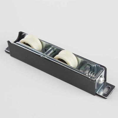 中国 調整可能なダブルロール UPVC スライドドアロール 販売のため