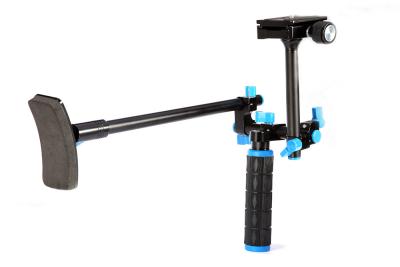 Cina Sistema tenuto in mano dello stabilizzatore della macchina fotografica di DSLR per l'impianto di perforazione della spalla per la videocamera portatile di DV in vendita