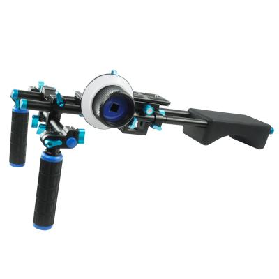 Cina Video stabilizzatore di progettazione DSLR dell'impianto di perforazione ergonomico professionale della spalla per tutte le macchine fotografiche in vendita