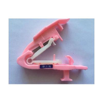 Cina Cheap Made In China Safe multifunctional Umbilical cord clamp disposable Umbilical cord clamp in vendita