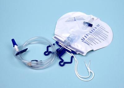 Cina Borsa di lusso di drenaggio dell'urina del materiale a gettare medico di urologia con la spinta di tirata e la valvola di T in vendita