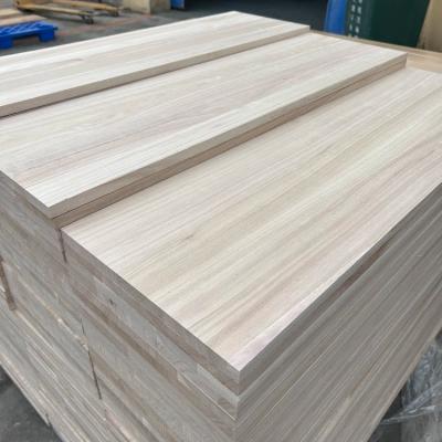 Cina Pannello di paolownia di alta qualità per bare Contenuto di umidità 8%-12% Pannello di legno naturale in vendita