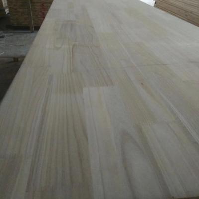 Cina 2000mm/2440mm/2500mm/3050mm/3660mm Lunghezza paolownia pannello rettilineo Finger Joint Board in vendita