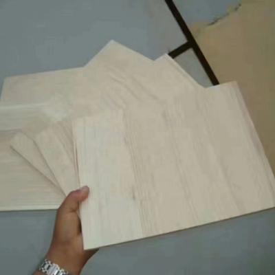 Cina 100mm-2440mm Lunghezza Qingfa FSC 100% Paulownia Pine Legno Karate Taekwondo Breaking Board in vendita