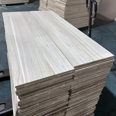 中国 無料 パーツ パウロニア 木板 パウロニア 木材コア 水分含有 8%~12% 販売のため