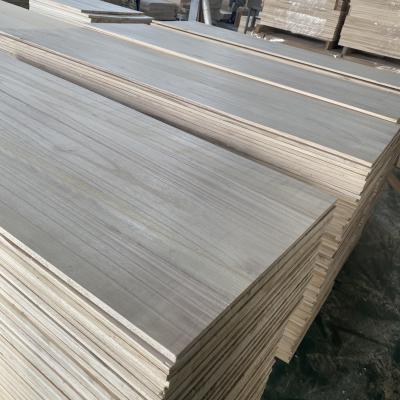 Cina Legno artigianale a casa Densità 8 mm Tavole di legno di paolownia con densità 280-300 kg/cm3 in vendita