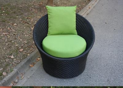 Cina Sedie all'aperto rotonde nere del rattan, con il cuscino ed il cuscino verdi in vendita