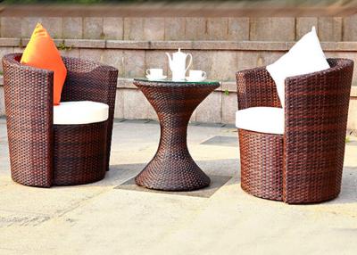 Cina Tabella di plastica e sedie del rattan messe con progettazione della Tabella dell'imbuto per i saloni di bellezza in vendita