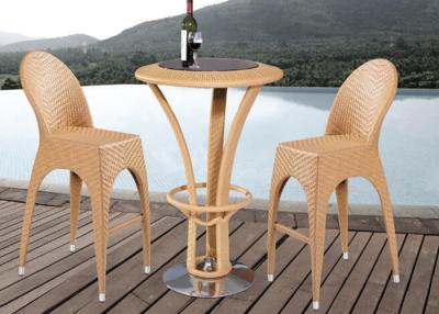 Cina Sgabelli da bar all'aperto gialli e mobilia di plastica stabilita del rattan della Tabella in vendita