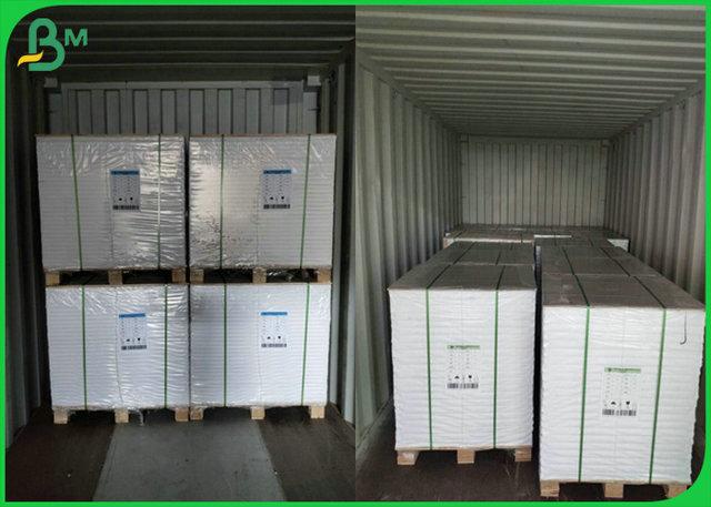 Rolo de papel sem revestimento branco de Woodfree da espessura diferente com bom pacote Rolo de papel sem revestimento branco de Woodfree da espessura diferente com bom pacote