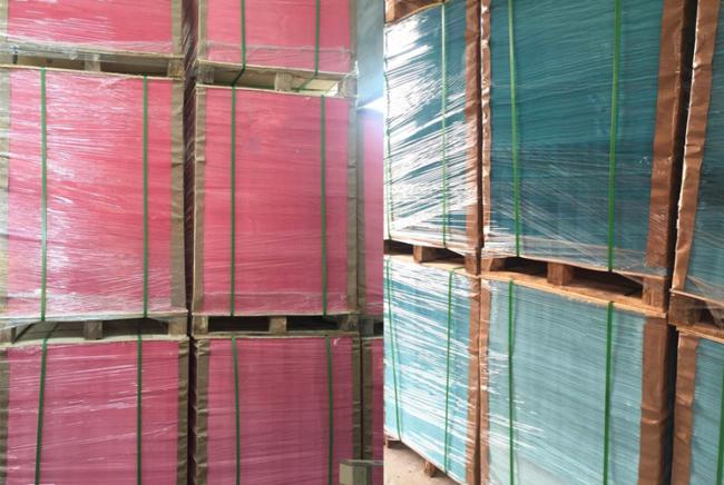 A3 A4のサイズ180gsmはカード・ストック クラフト ブリストルのカード紙 シートを着色した A3 A4のサイズ180gsmはカード・ストック クラフト ブリストルのカード紙 シートを着色した