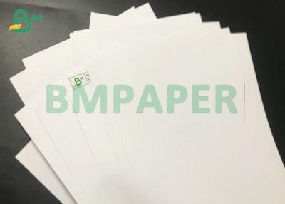 Cina Alta larghezza bianca di derivazione non rivestita di Rolls 390mm della carta per scrivere del testo 140gsm 160gsm in vendita