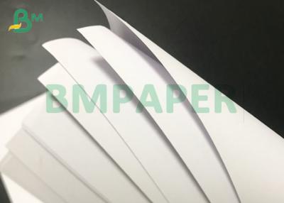 Cina Alta larghezza bianca di derivazione non rivestita di Rolls 390mm della carta per scrivere del testo 140gsm 160gsm in vendita