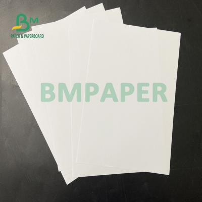 China 50 gm 53 gm 6 gm Papel de texto sin recubrimiento de pequeña flexibilidad para portátil en venta