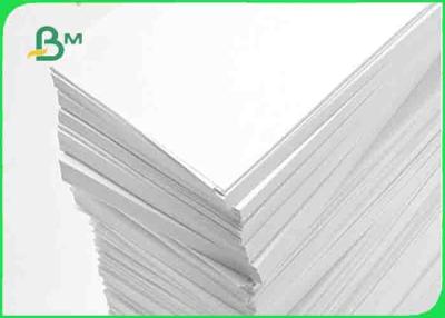 Cina Alta carta offset bianca non rivestita liscia della carta per scrivere 80gsm Woodfree in vendita