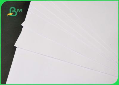 China Papel sin recubrimiento y grande del SGS del FCS de la blancura de impresión en offset con 70gsm 80gsm 100gsm en venta