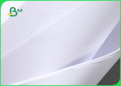 Chine papier non-enduit d'impression offset de 70gsm Woodfree pour la surface douce de livre d'exercice à vendre