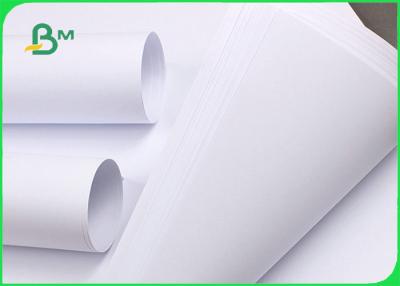 Chine papier non-enduit d'impression offset de 70gsm Woodfree pour la surface douce de livre d'exercice à vendre