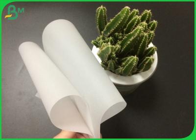 China 41gram rollo de papel translúcido de la vitela imprimible de 50 gramos con buena calidad en venta