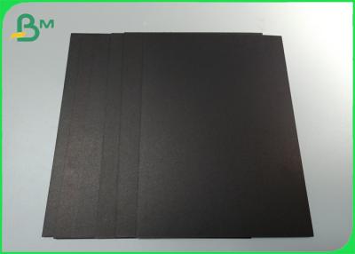 Cina Strati riciclabili della carta del cartone del nero 250g con la buona piegatura in vendita