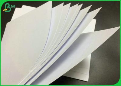 Cina 70lb 80lb buon assorbendo la carta non rivestita di Woodfree di effetto dell'inchiostro in pacchetto dello strato o della bobina in vendita