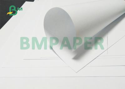 China Folhas sem revestimento enormes do papel bond 640*900mm de rolo A0 A1 50Gsm 60Gsm para o caderno à venda