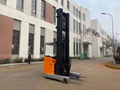 Chine Capacité de charge nominale 2000 kg Pousse-mouvement en avant Hauteur de levage 10000 mm Longueur de la fourchette 1070 mm à vendre