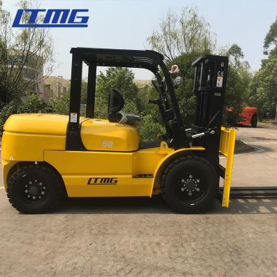 China 5000kg avaliou o caminhão de empilhadeira diesel da capacidade com os pneus dianteiros duplos à venda