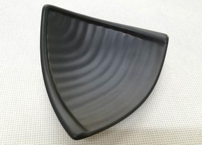 Chine La vaisselle d'imitation de porcelaine place le poids noir 344g de la longueur 20cm de Triangle-forme de couleur à vendre